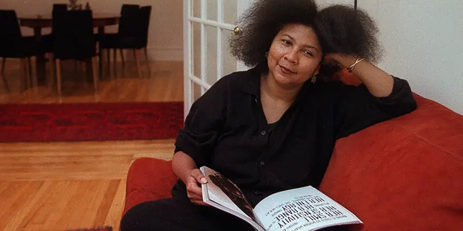 bell hooks, 70: como autora praticava sua teoria do amor, segundo ...